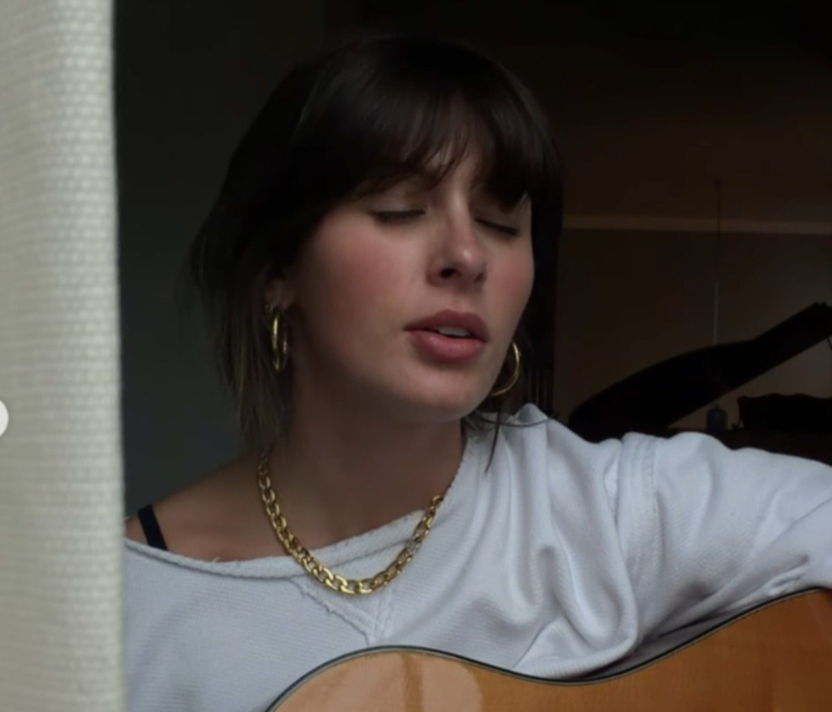 Ella Langley’s Stunning “Blue Eyes Crying In The Rain” Cover Has Fans ...