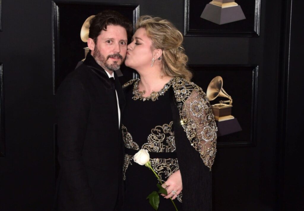Kelly Clarkson Was Reportedly “Looking After” Late Husband Brandon ...