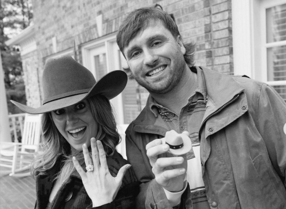 Lainey Wilson Shares Story Of Getting Engaged To Fiancé Duck Hodges At ...