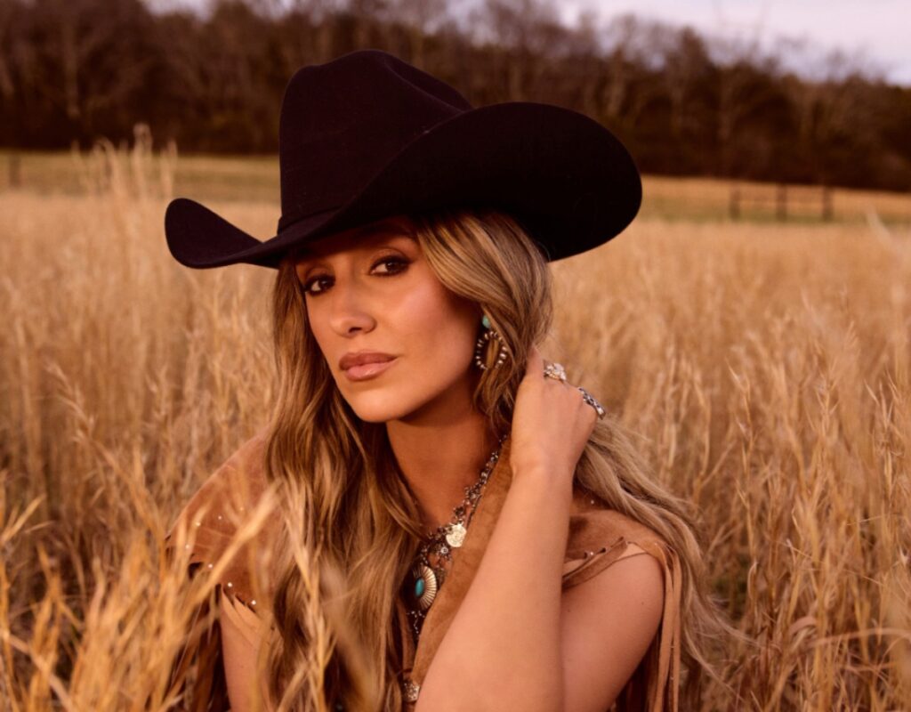 Lainey Wilson Is Giving Fans An Intimate Look At Her Life As A Country ...