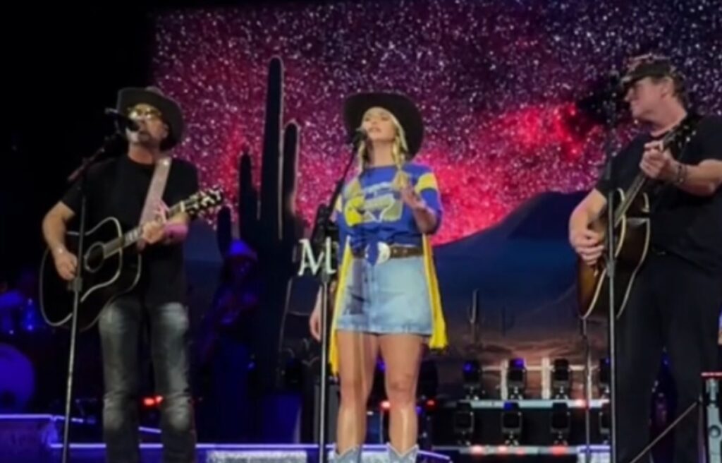 Miranda Lambert, Jon Randall & Jack Ingram Surprise Fans With ...
