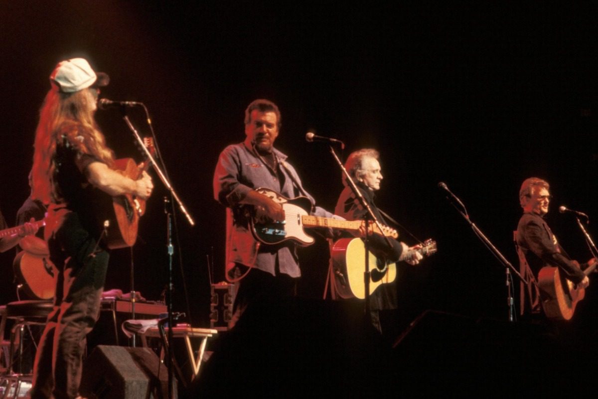 Willie Nelson Opens Up On Outliving Close Friends & Family: “Each Time ...
